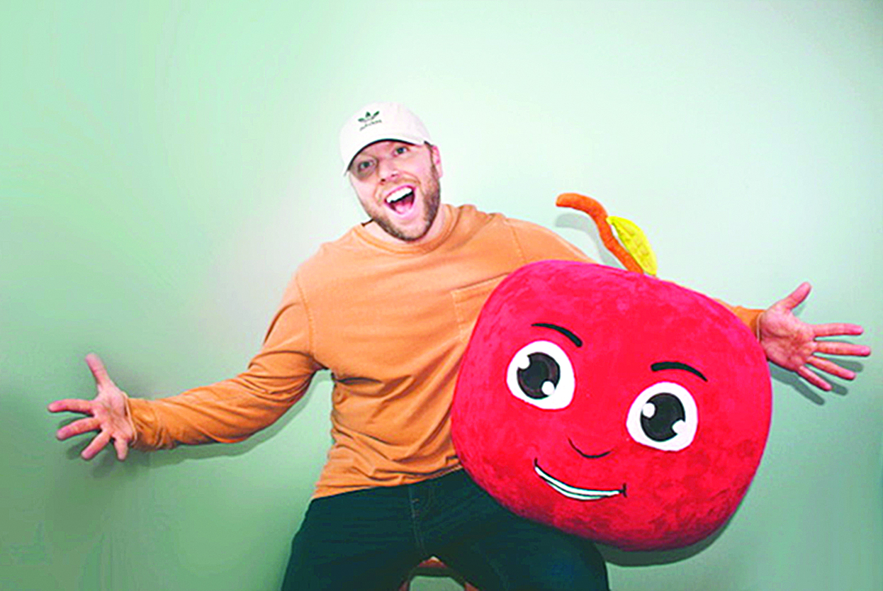 EAST COBB’S UNCLE APPLE MAKES LEARNING FUN | EAST COBBER